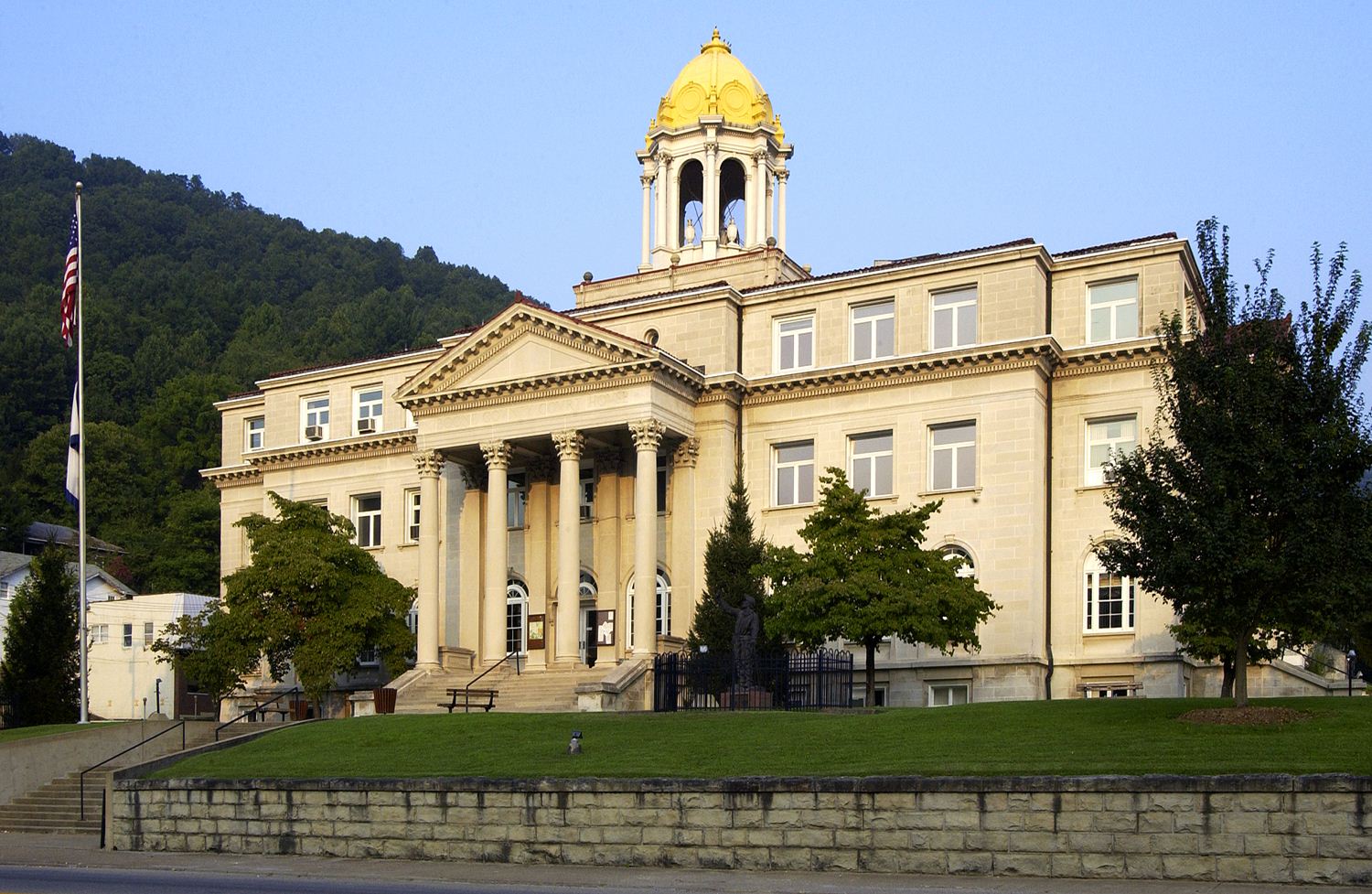Locations Hub - Boone County Courthouse