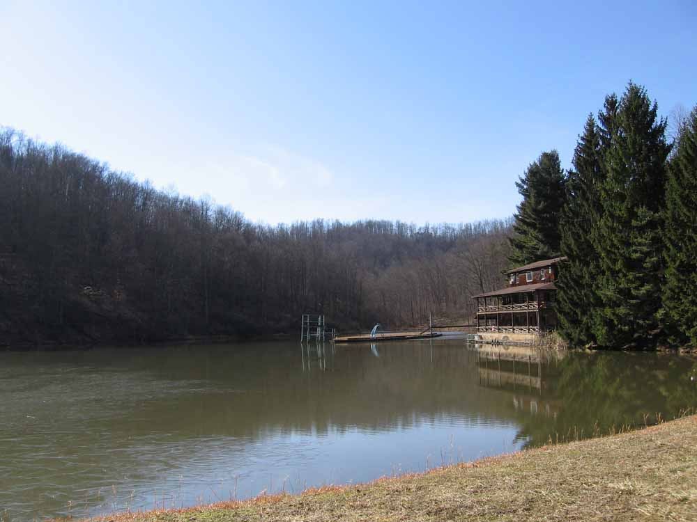 Locations Hub - LAKE RILEY - Lake & House [GILLOOLY]